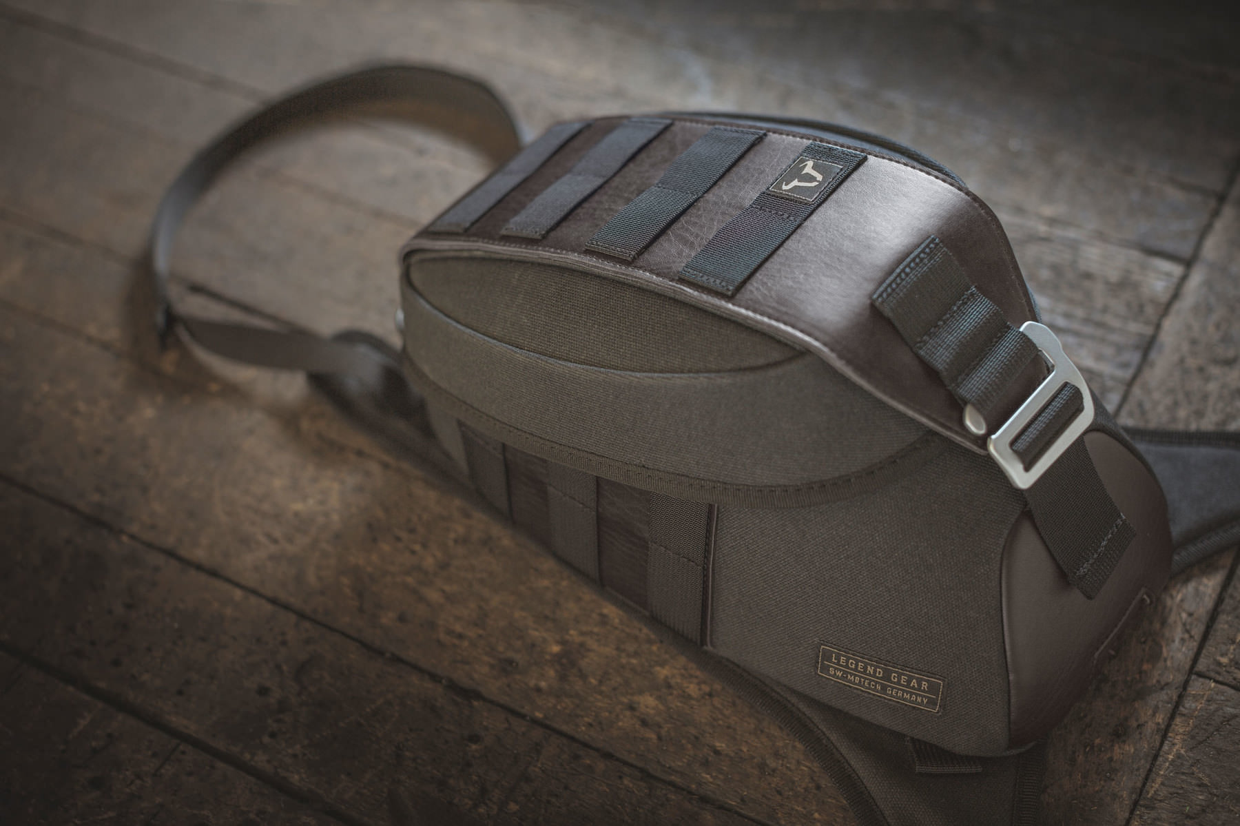 Legend Gear LEGEND GEAR LT2 TANK BAG 5.5L, STRAP FASTENING