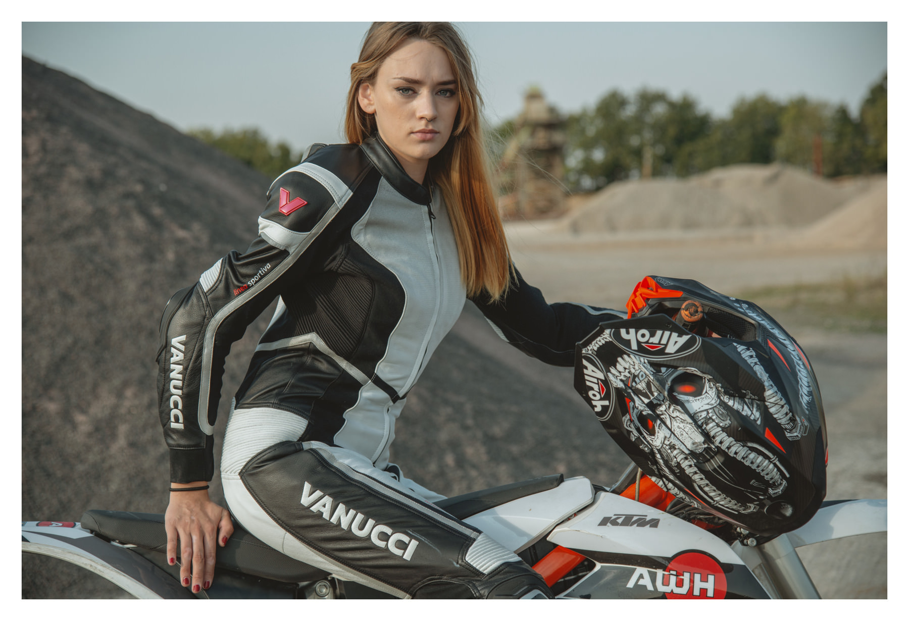 Vanucci Vanucci VSM-2 Lady 1 piece LEATHER SUIT