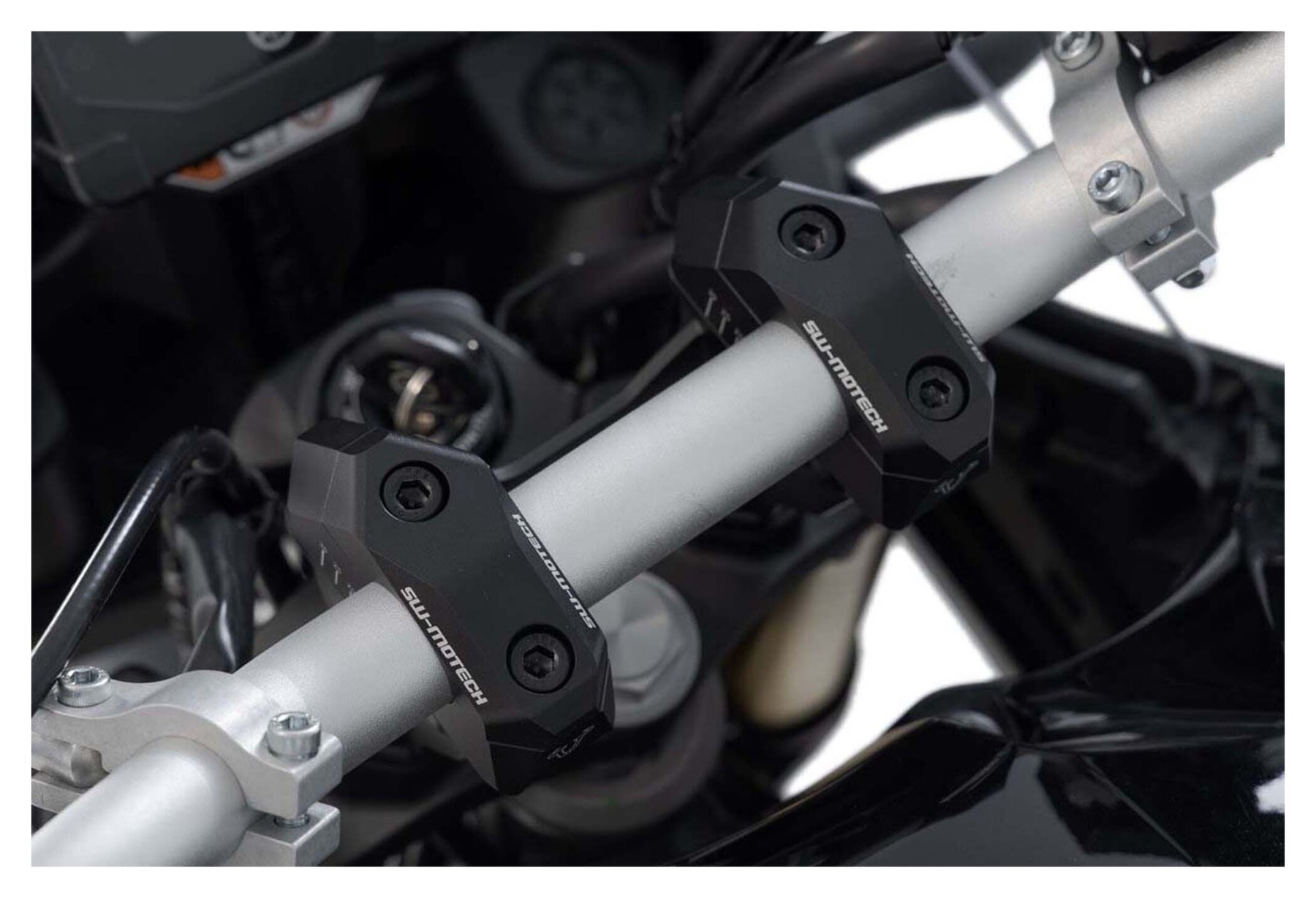 SW-Motech SW-Motech Handlebar Adapter, variable black or silver