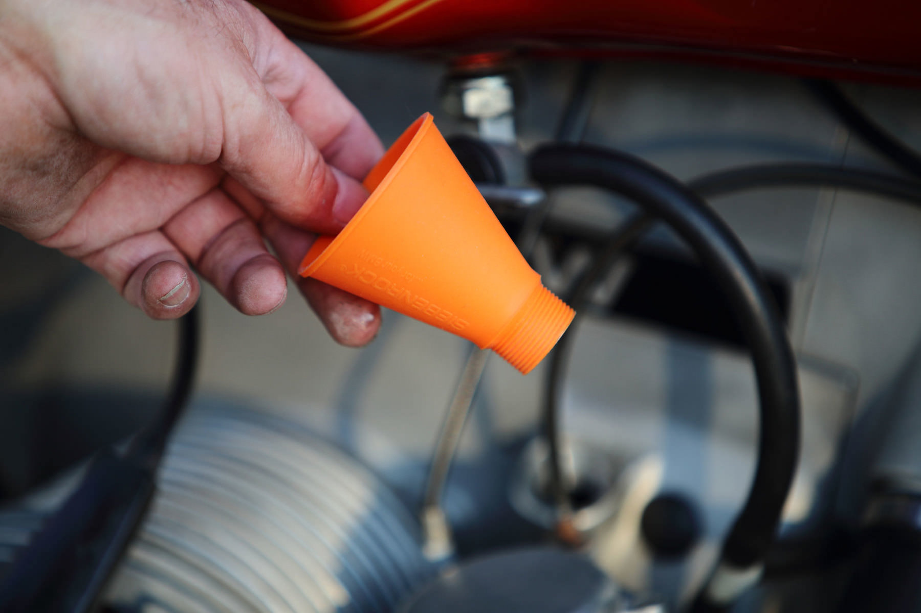 Siebenrock SIEBENROCK OIL FUNNEL BMW R2V MODELS SILICONE