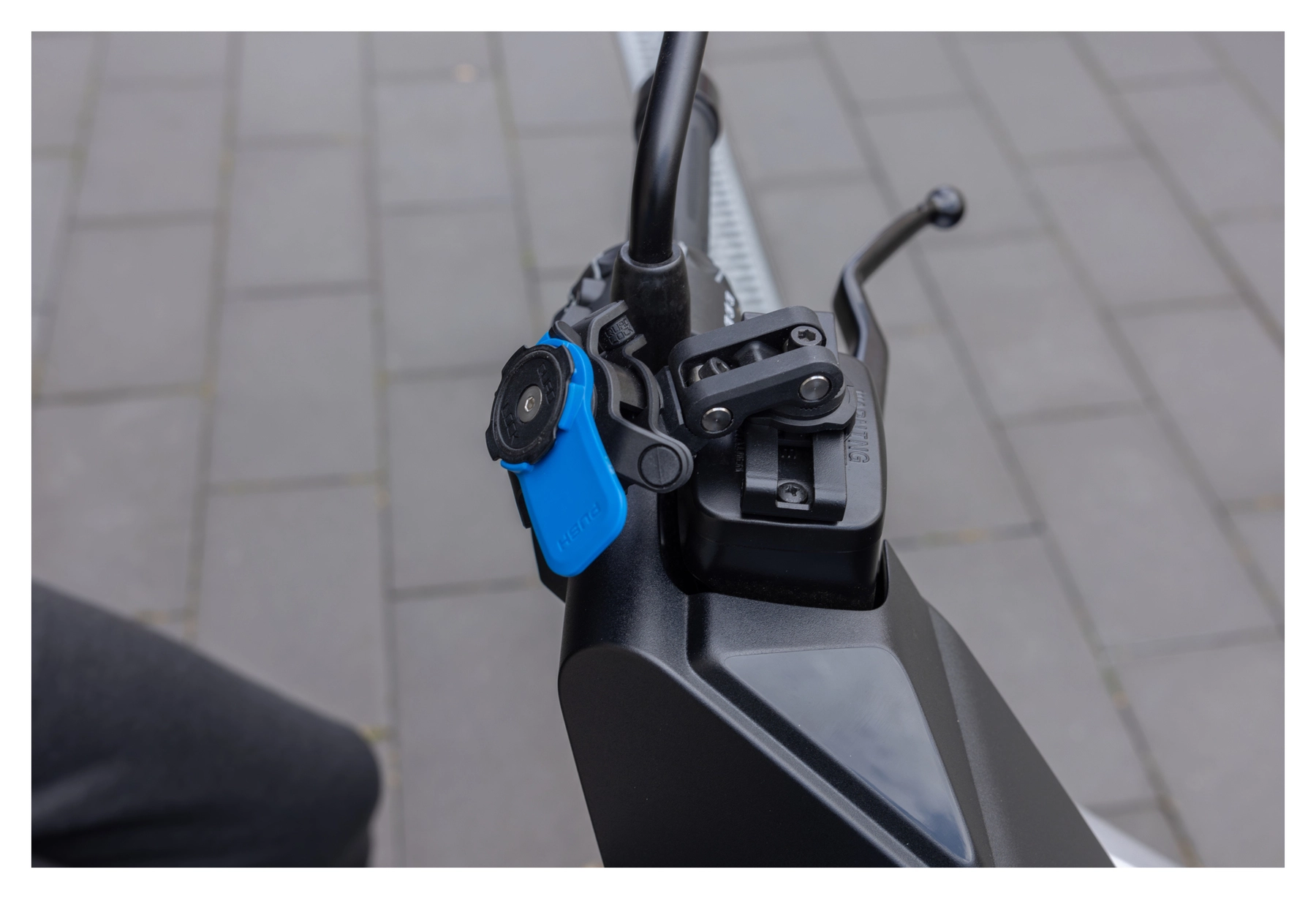 Quad Lock QUAD LOCK MOTORRAD BRAKE RESERVOIR MOUNT